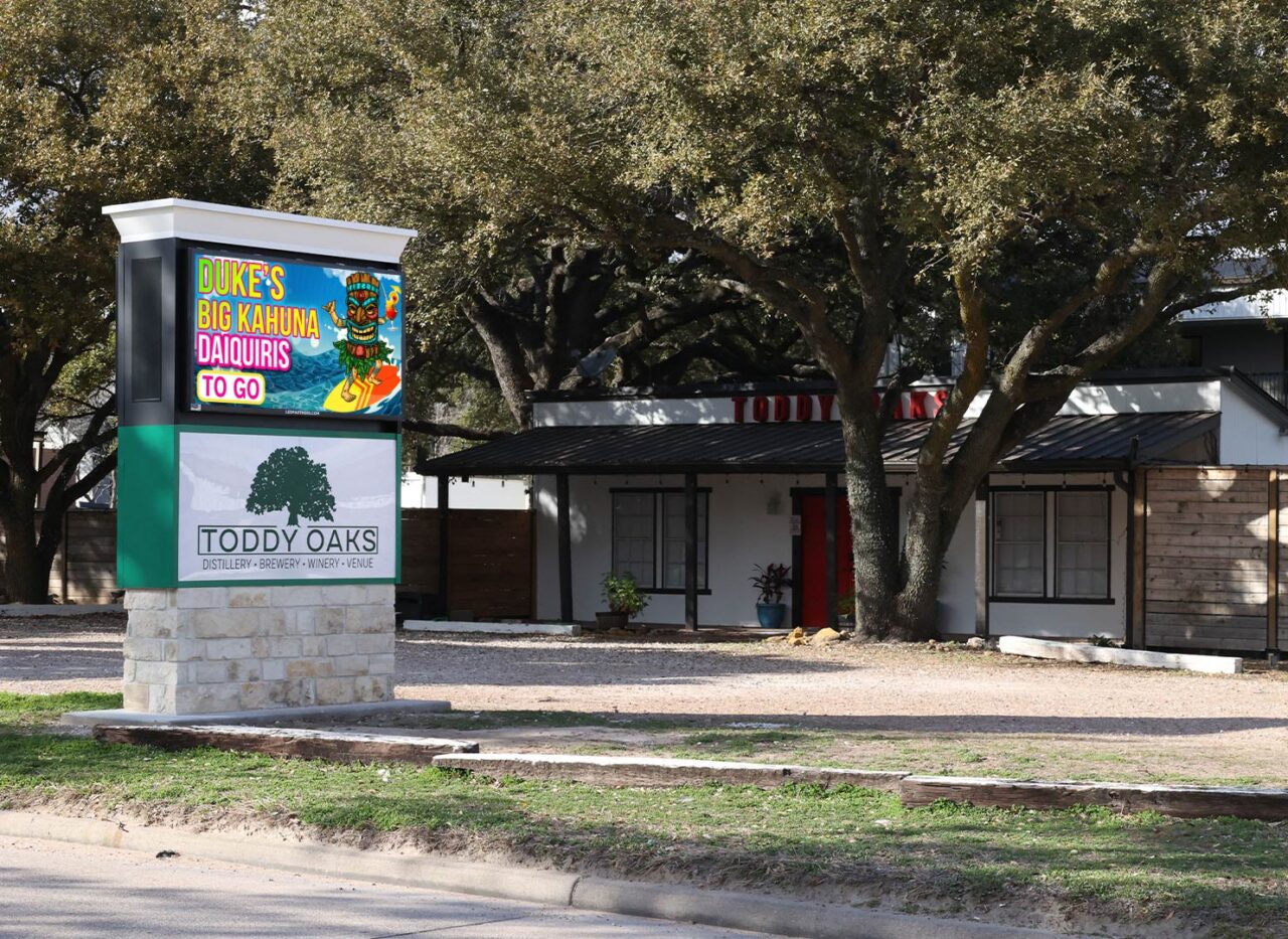 Toddy Oaks • LED Partners Digital Displays Sign Company